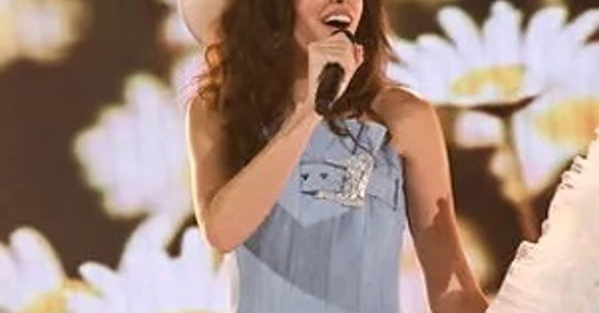 Brooke Flowers - Country, Acoustic Pop Artist | Songfinch